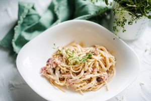 HELPPO NYHTÖKANA - Jutta Eveliina